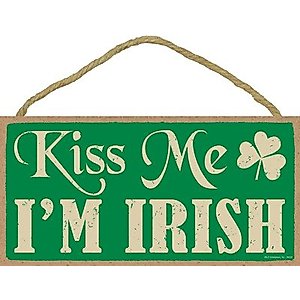 SJT ENTERPRISES, INC. Kiss me I'm Irish 5" x 10" Wood Sign Plaque (SJT94232)