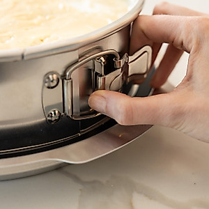 Chef's Planet Perfect Pan - 9-inch Round Baking Pan with Leak-Proof, Easy-Lock Spring Form Pan and Water Bath Basin for Delicate Creations