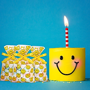 Whaline 100Pcs Smile Pattern Cellophane Treat Bags with Yellow Ribbons Cute Smile Face Cello Goodie Bags Clear Flat Candy Cookie Bags for Birthday Baby Shower Wedding Party Favor Supplies