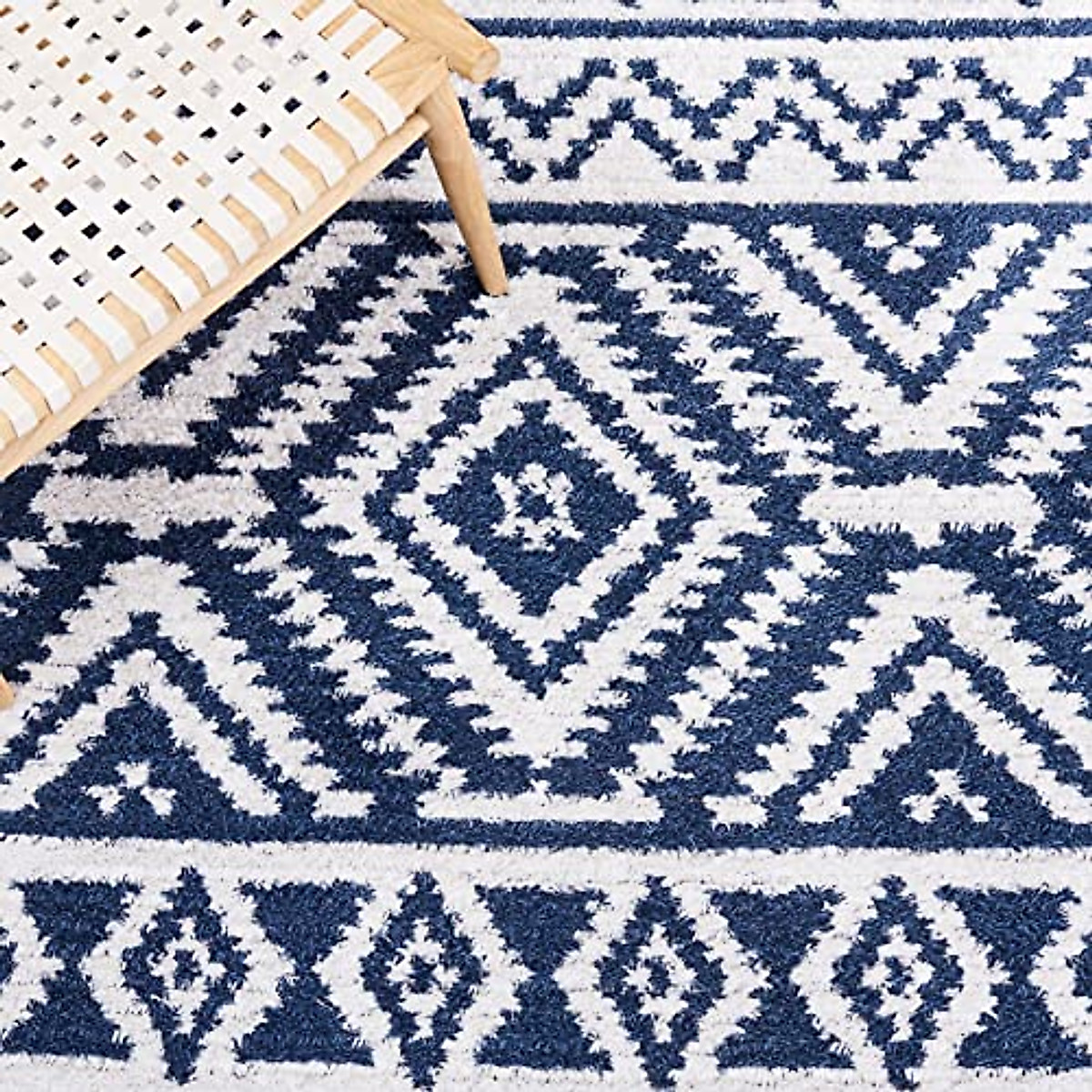 SAFAVIEH Augustine Collection Area Rug - 8' x 10', Navy & Ivory, Moroccan Boho Tribal Fringe Design, Non-Shedding & Easy Care, Ideal for High Traffic Areas in Living Room, Bedroom (AGT849N)