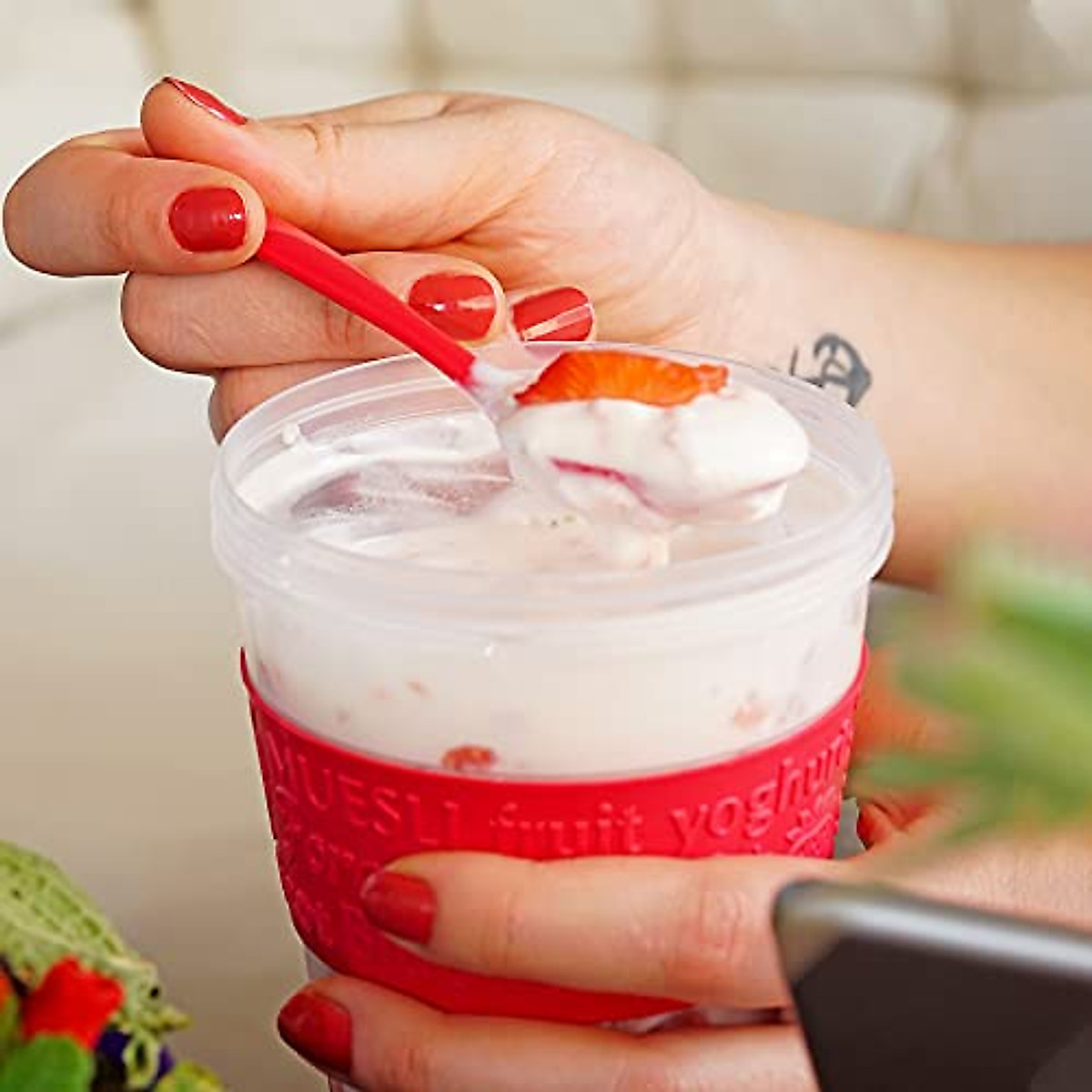 The Buybox 20 oz 4 Pcs Overnight Oats Container With Lid, Breakfast On The Go Cups, Take and Go Yogurt Cup with Topping Cereal or Oatmeal Container, Yogurt Container, Parfait Cups With Lids - 4 Colors