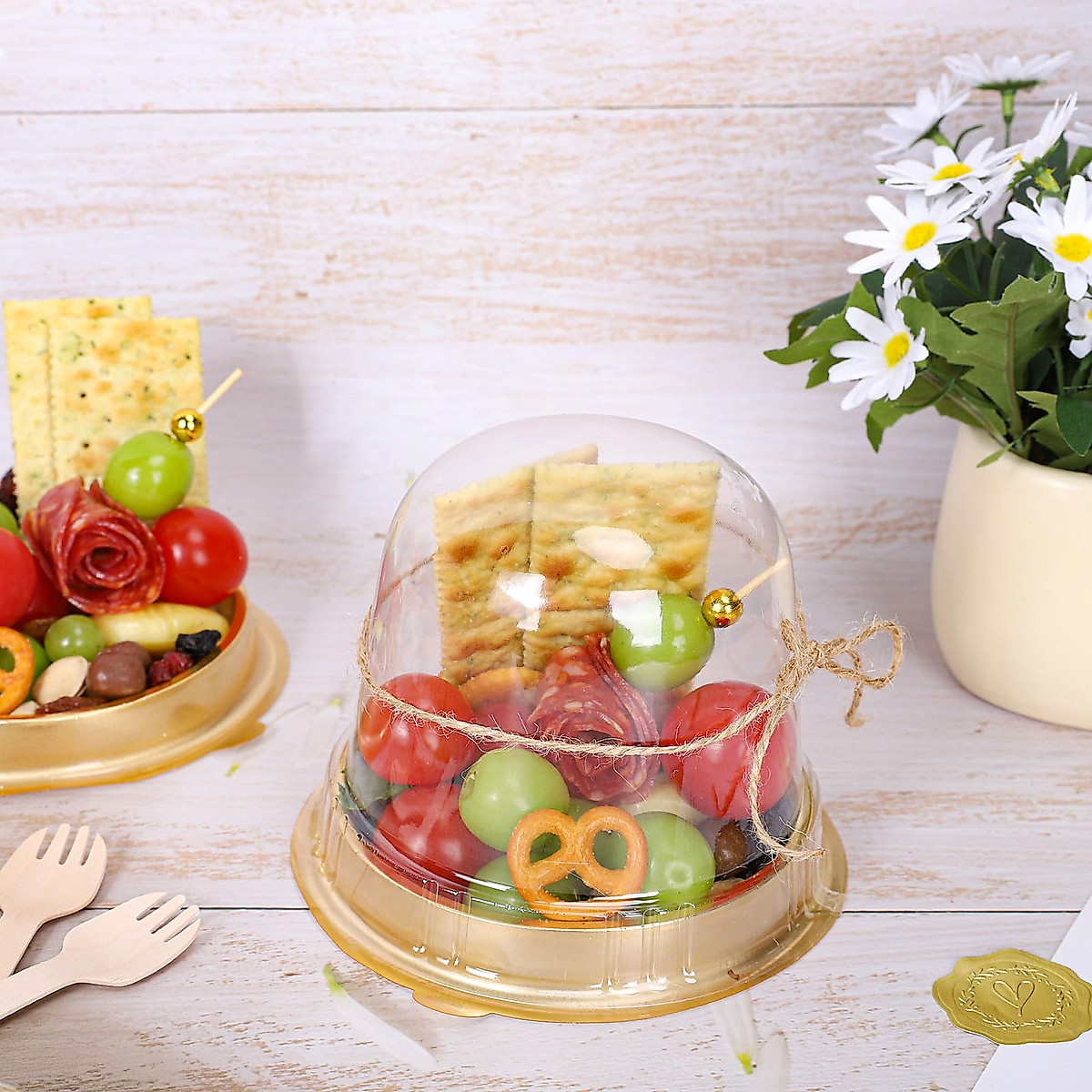 Whaline 50Pcs 4.3Inch Disposable Individual Charcuterie Cup Clear Plastic Cupcake Container Single Dessert Holders with Lids for Food Favor Display Charcuterie Grazing Table Catered Event Wedding