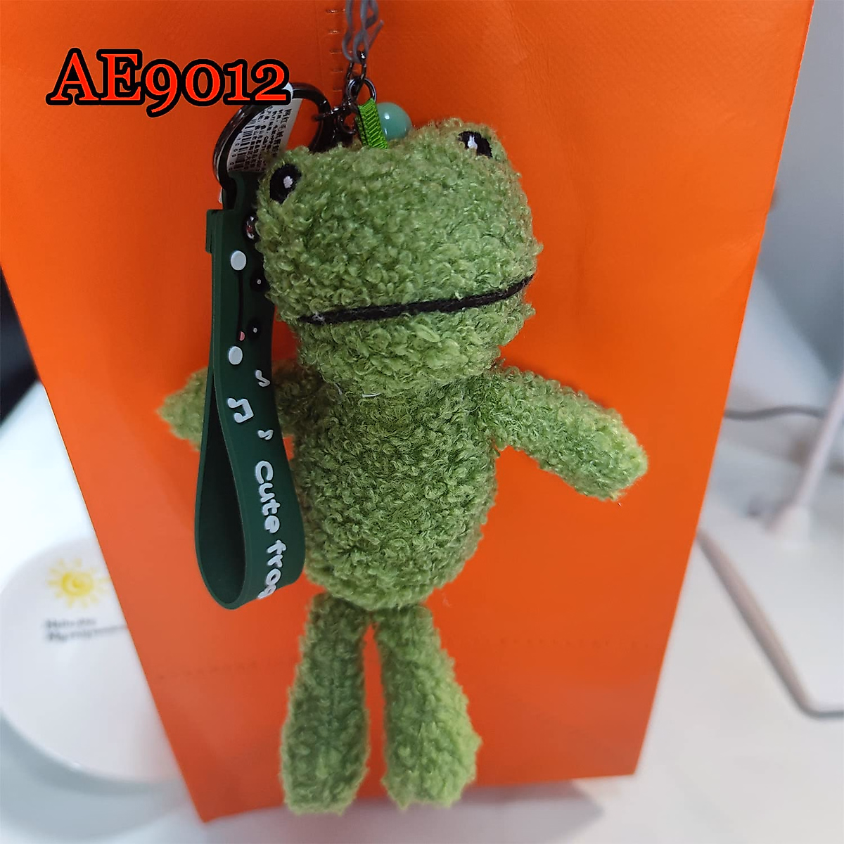 ScleraGo Plush Frog Keychain Women Men Car Key Ring Soft Toy Doll Accessory Backpack Bag Decoration Gift for Teens 9012