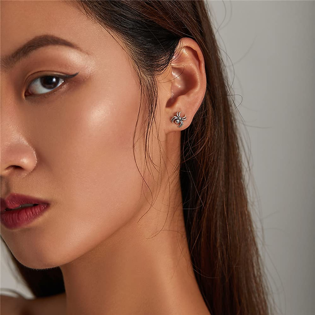 Vintage Spider Stud Earrings for Women Girls 925 Sterling Silver Hypoallergenic Halloween Small Animal Pet Cartilage Tragus Post Creative 3D Jewelry Unique Gifts for Friend