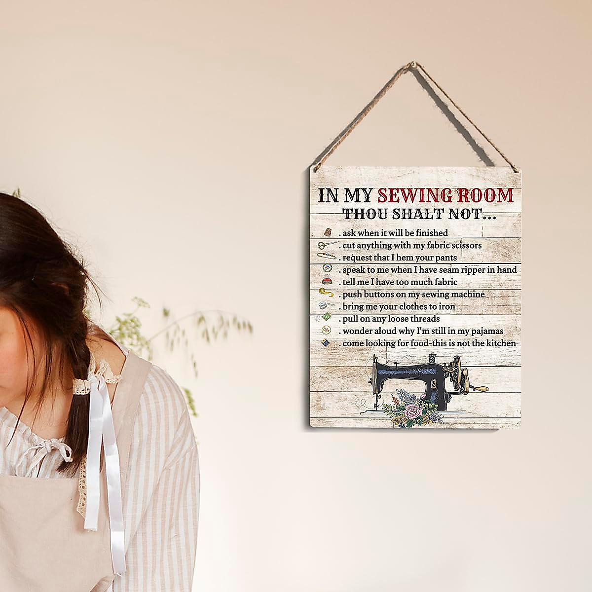 YCYD In My Sewing Room Wall Art Sewing Supplies Home Decor Wall Decor for Sewing Lovers gifts Wooden Hanging Sign Gift for Sewing Room Store Home Decor 10x8 In