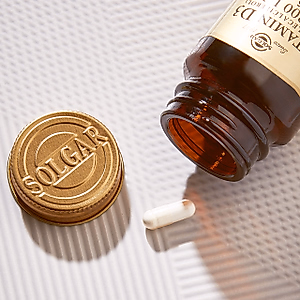 Solgar Vitamin D3 (Cholecalciferol) 15 mcg (600 IU), 120 Vegetable Capsules - Helps Maintain Healthy Bones & Teeth - Immune Support - Non-GMO, Gluten Free, Dairy Free, Kosher, Halal - 120 Servings