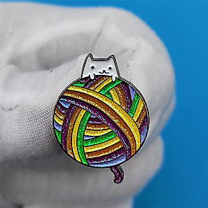 Cartoon Rainbow Wool Ball Cat Brooch LGBT Pride Flag Enamel Pin Gay Badge Hat Clothes Brooch Bag Lapel Pin Badge Jewelry Art Gift for Friends