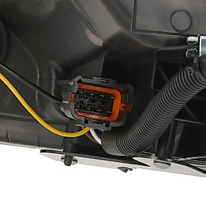 Evan Fischer Passenger Side Headlight Compatible with 2013-2015 Nissan Sentra OE comparable