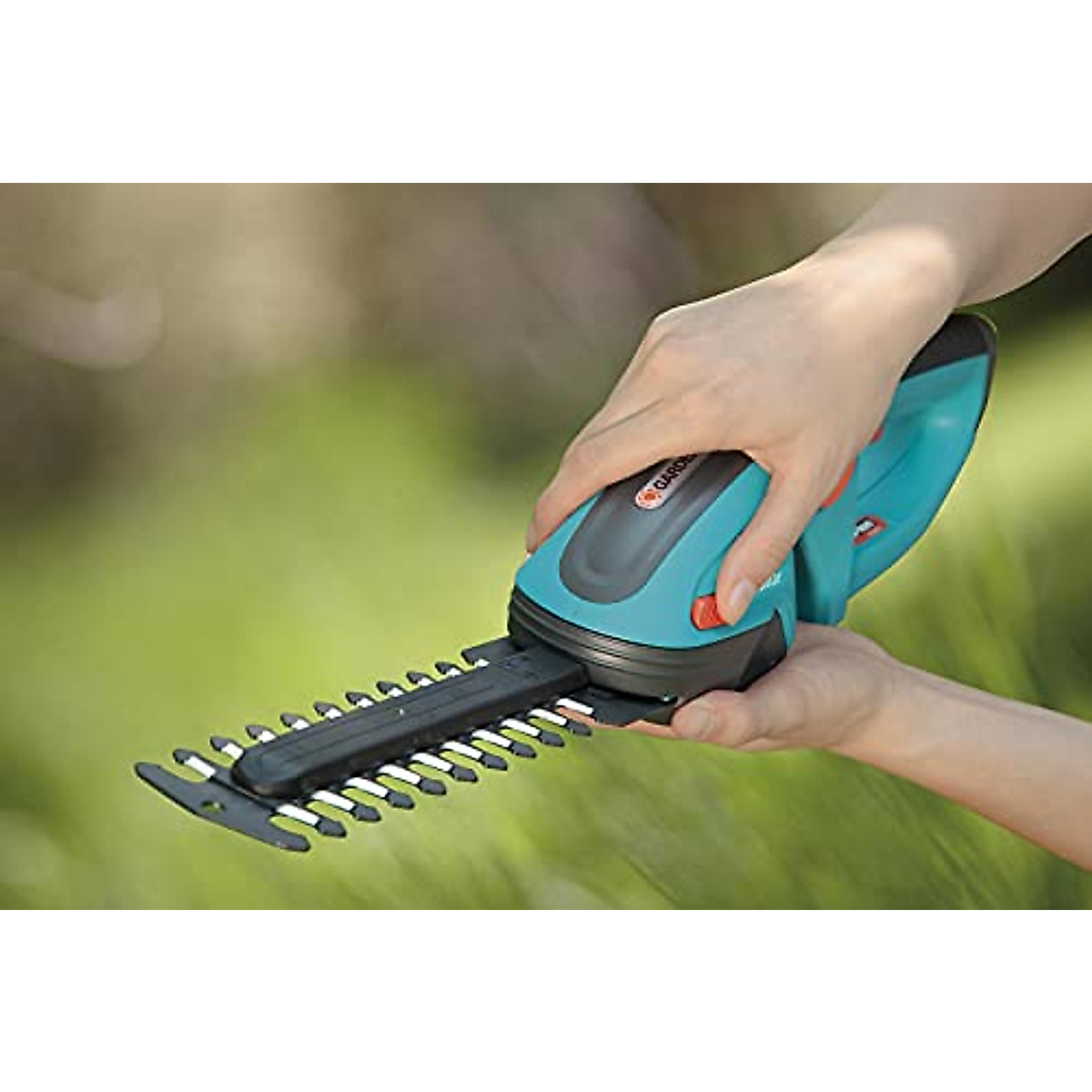 Gardena 8895-U 7-Inch Cordless Lithium Ion Shrub Shears, Comfort Cut