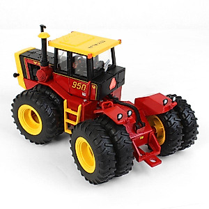 ERTL 1/32 Versatile 950, 2022 National Farm Toy Museum Select Series Tractor 16436