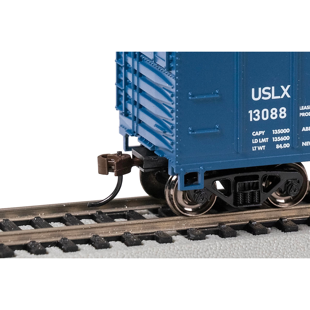 Bachmann Trains - 50’ Steel Reefer - Tropicana #13088 (Blue & Silver) - HO Scale