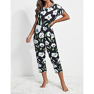 Ekouaer Women's Pajamas for Women Short Sleeve Sleepshirt and Capri Pants Pjs Sets Loungewear with Pockets White lily M