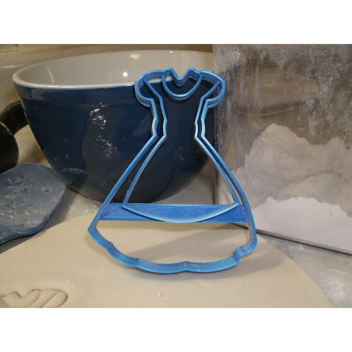 ALICE IN WONDERLAND ADVENTURES PRINCESS DRESS MOVIE CHARACTER COOKIE CUTTER USA MADE PR2912