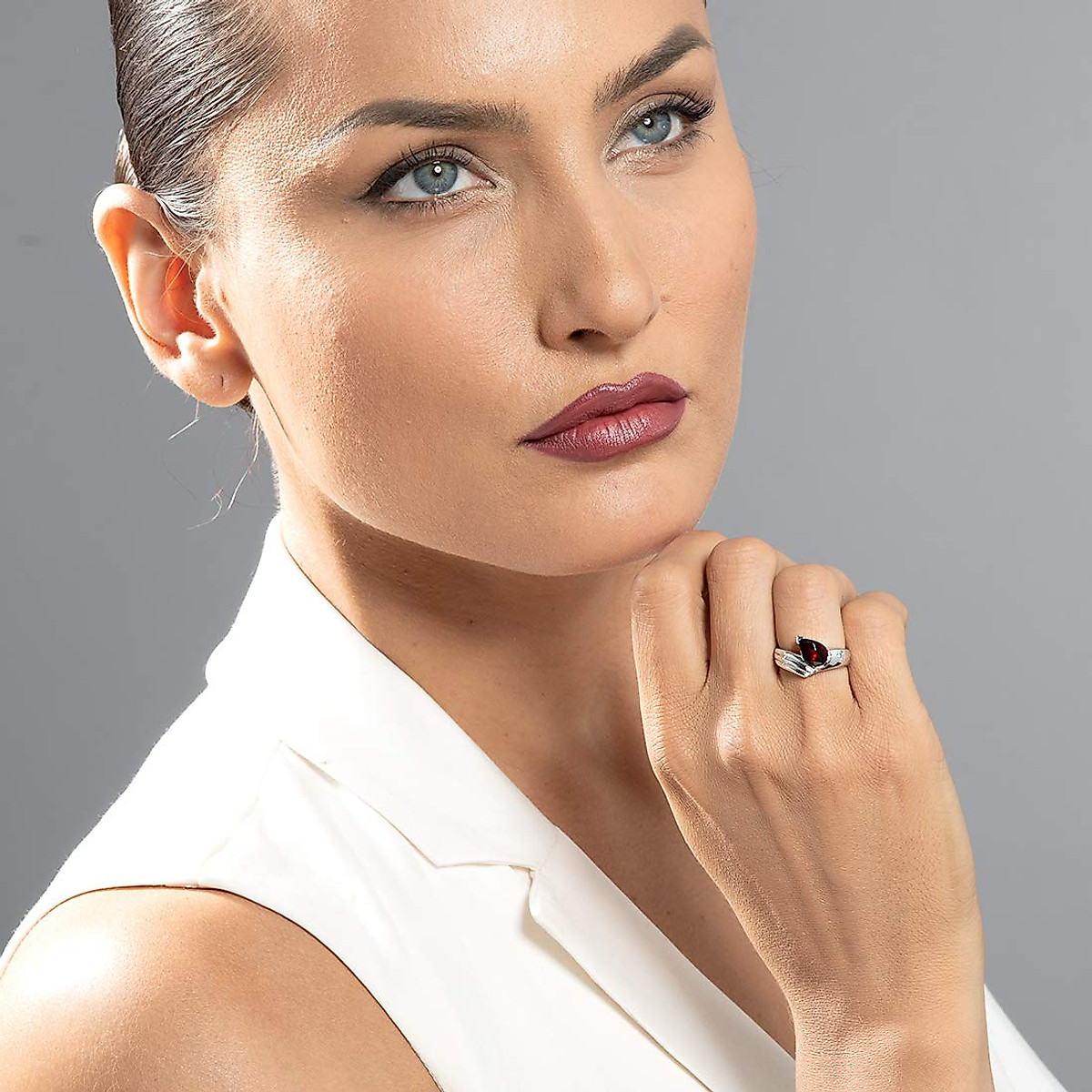 PEORA Garnet Ring Sterling Silver Pear Shape 1.50 Carats Size 6