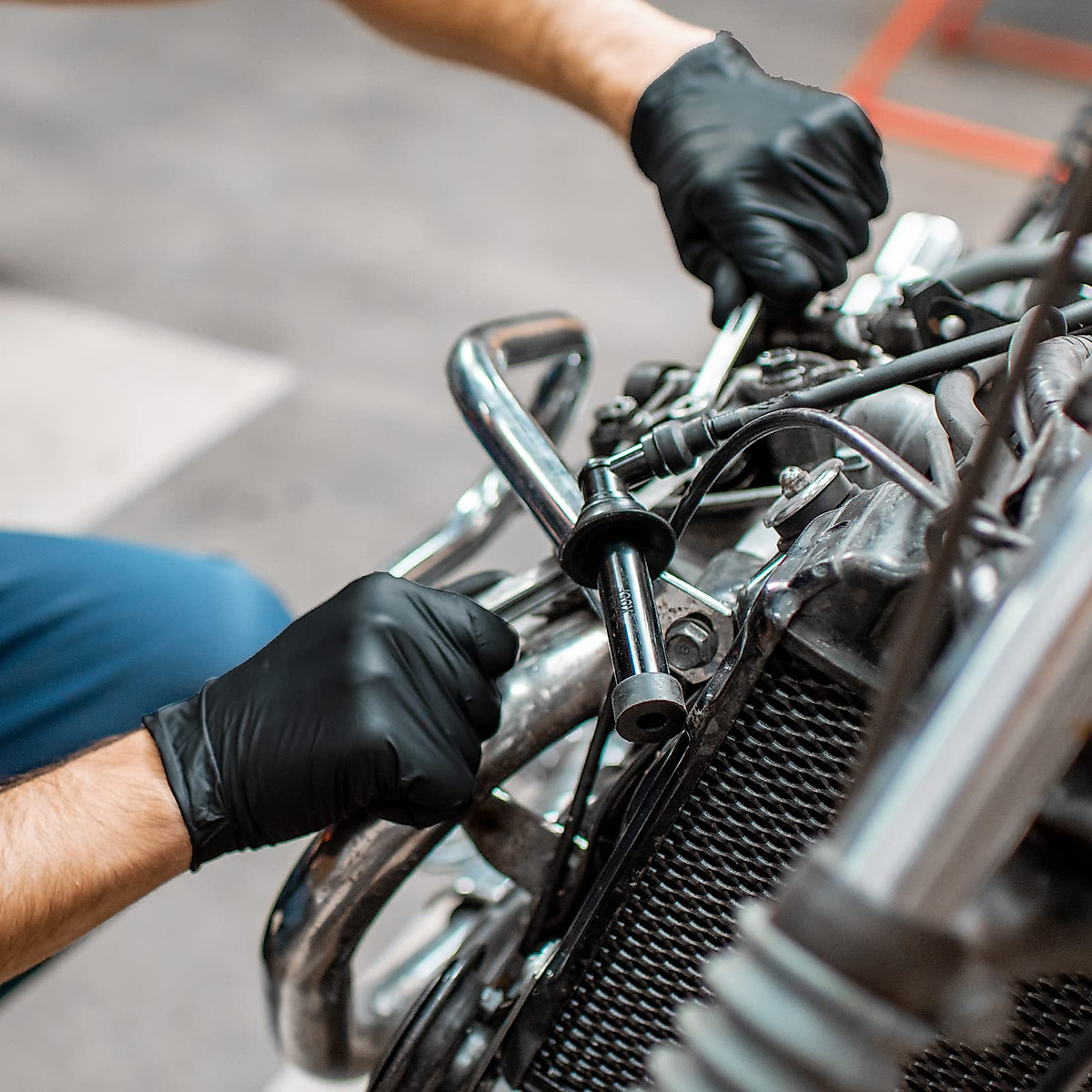 GMG SINCE1988 Nitrile Exam Gloves, Black Disposable Gloves, Small Gloves Large 100,4 mil No Latex Gloves for Food Prep Industry, Scientific Experiment, Household Cleaning, Car repair, Pet Nursing