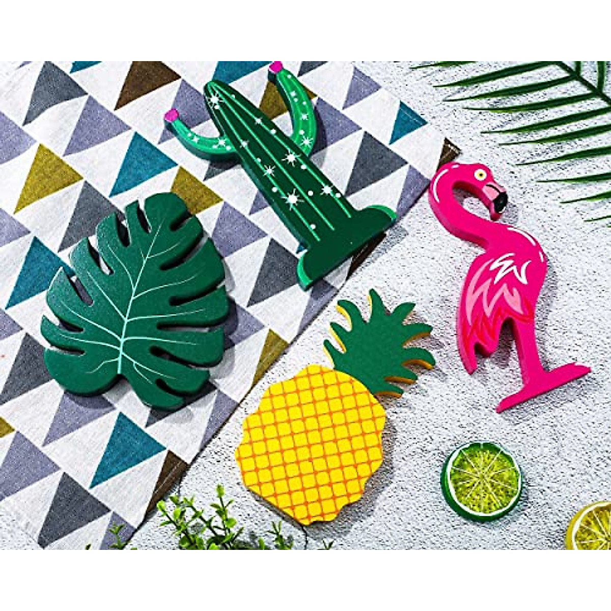 Summer Wooden Signs Hawaii Luau Party Wooden Blocks Summer Home Decorations Tropical Cactus Flamingo Pineapple Monstera Wood Table Centerpiece for Summer Home Table Luau Party, 4 PCS