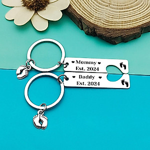 New Parent Gift Keychain Pregnancy Announcement Gifts Daddy and Mommy Est 2024 First Time Pregnancy Gifts for Mom Dad To Be Baby Shower Parents to be Gifts New Mom Jewelry First Time Dad Gift