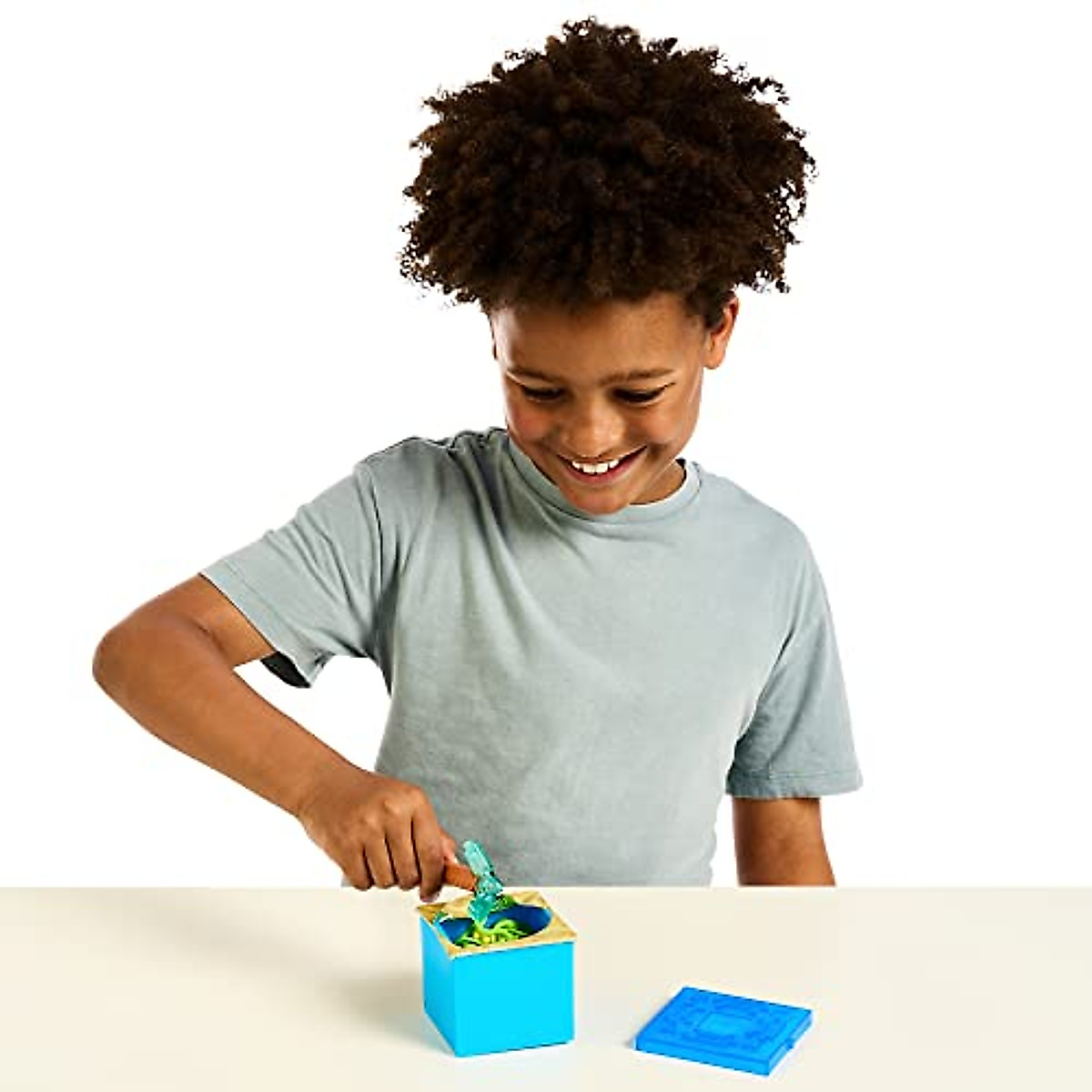 Treasure X Minecraft Sand & Sea. Overworld Minecraft Character. Mine, Discover & Craft with 10 Levels of Adventure & 12 Mine & Craft Characters to Collect - Styles May Vary