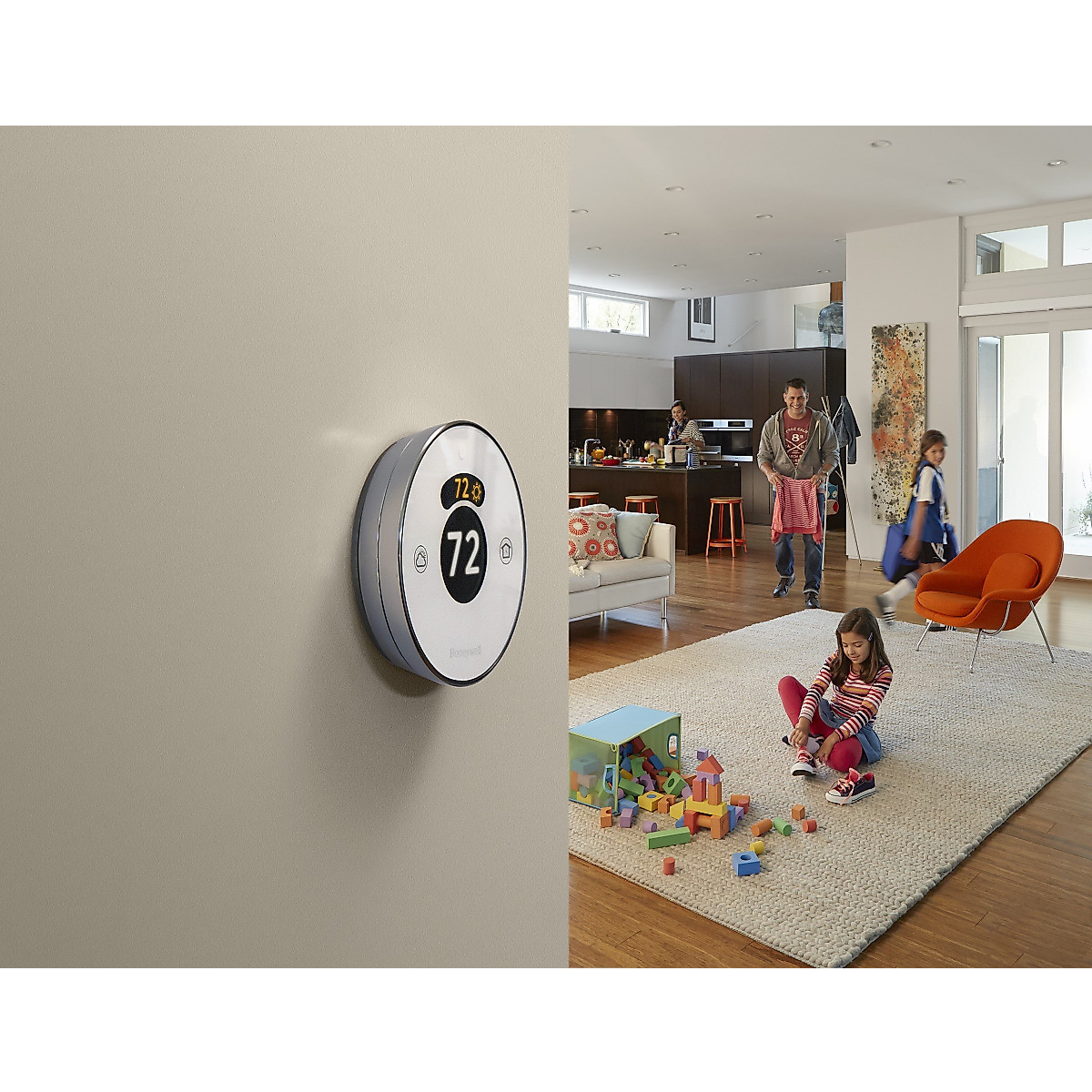 Honeywell Home Lyric Round Wi-Fi Thermostat - Second Generation (RCH9310WF)