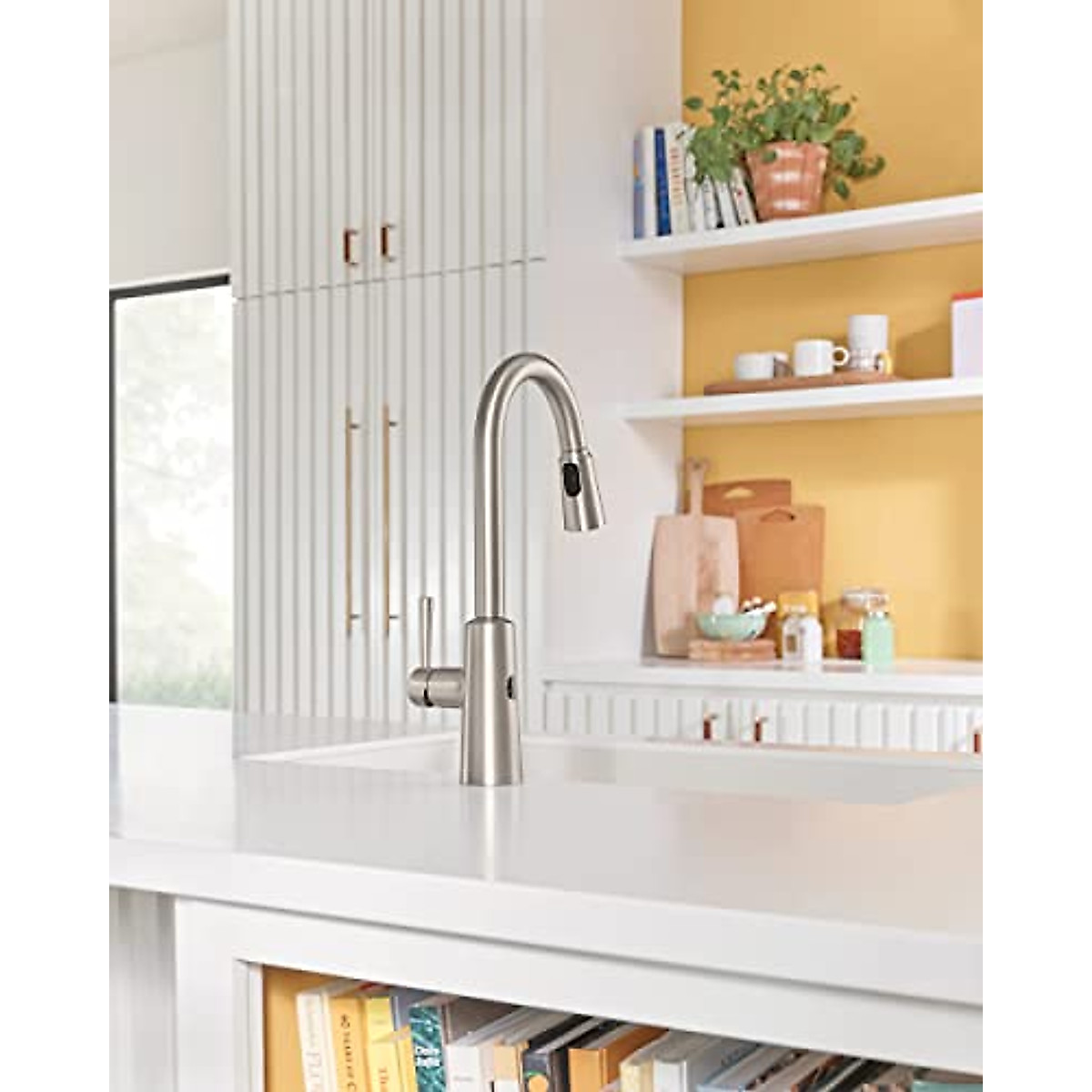 Moen Riley Spot Resist Stainless Hands-Free Touchless Sensor Single Handle Pull Down Kitchen Faucet, 7402EWSRS