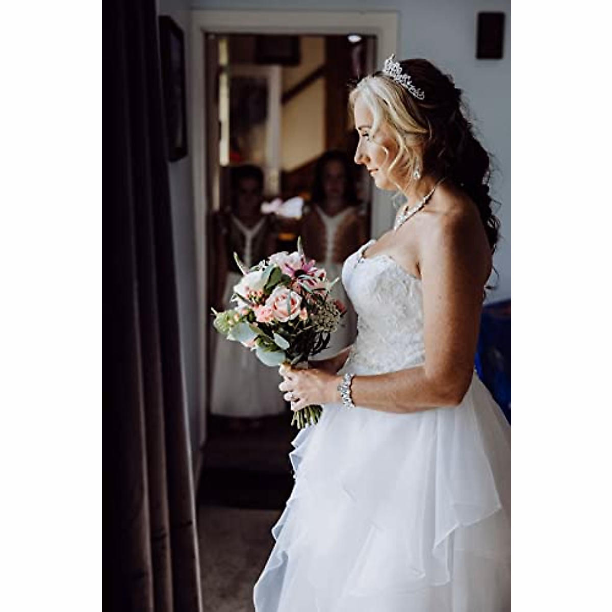 SNOWH Crystal Crowns and Tiaras Princess Wedding Crown Rhinestone Birthday Tiara Pageant Headband Bridal Hair Headpieces for Women and Girls Silver