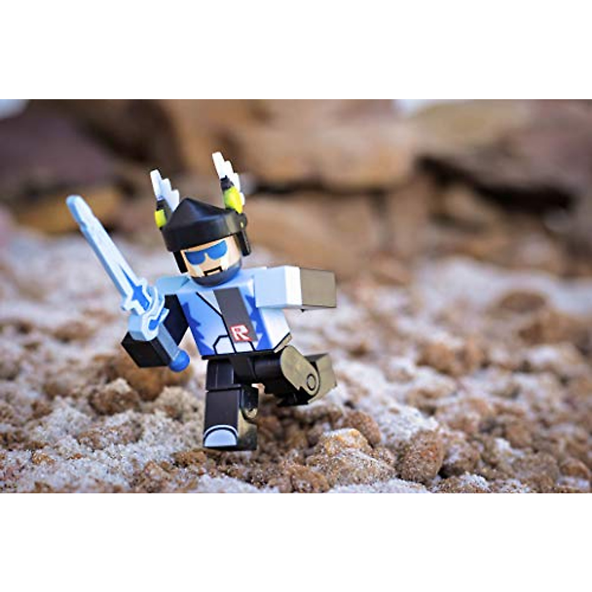 Roblox Action Collection - Legends of Roblox Six Figure Pack [Includes Exclusive Virtual Item]