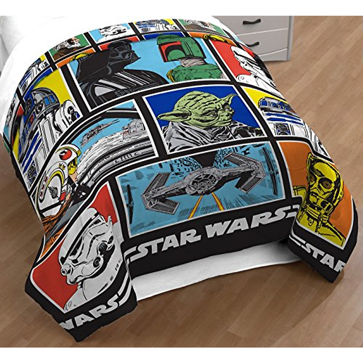 Star Wars Classic Grid Full Comforter - Super Soft Kids Reversible Bedding features Darth Vader, Stormtrooper, and Chewbacca - Fade Resistant Polyester Microfiber Fill (Official Star Wars Product)