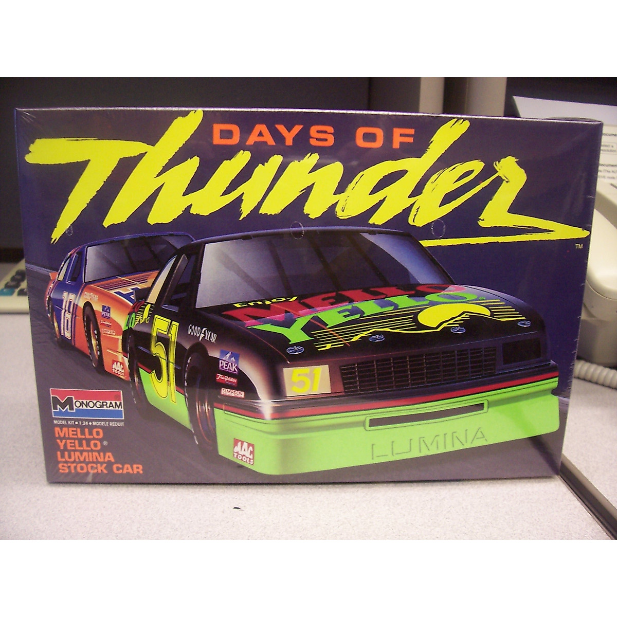 Mellow Yellow Chevy Lumina Stock Car Kit(1990)days of Thunder Series