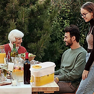 Plastic Drink Dispensers，3.9 Litre Fridge Water Lemonade Pitcher Beverage Juice Dispenser With Infuser Drink Containers With A Spigot For Parties