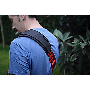 D'Addario Accessories Gel Guitar Strap Pad - Pad for Guitar Strap - Relieves Discomfort - Fits Over Guitar Straps - Black