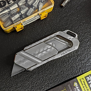 Milspin Magnus 2.0 Aluminum EDC Utility Knife with Retractable Razor and Internal Spare Blade Storage I 7 Blades Included I Made in USA