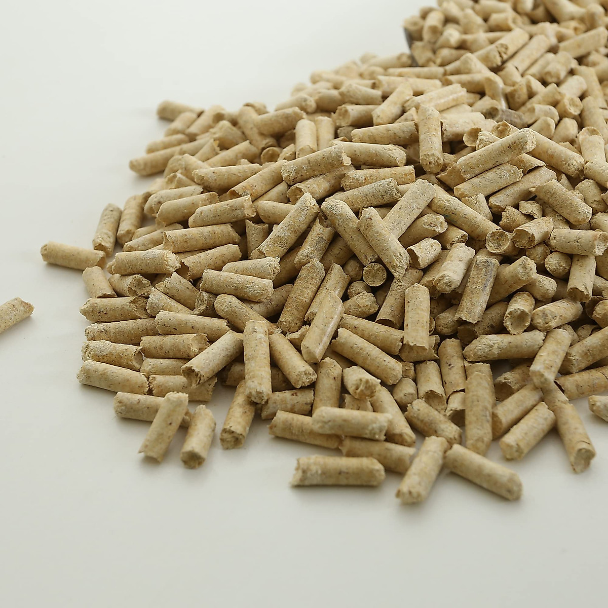 Casual Home 100% Natural Pine Wood Non-Clumping Cat Litter Wood Pellets