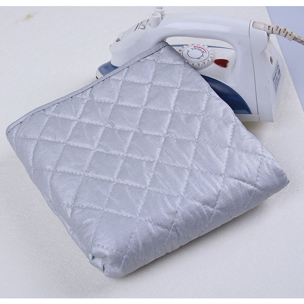 Kaxich Foldable Magnetic Ironing Mat Washer Dryer Heat-Resistant Ironing Pad Blanket Thick Portable Ironing Board Cover for Table, Travel and Flat Surface 33"X 19"