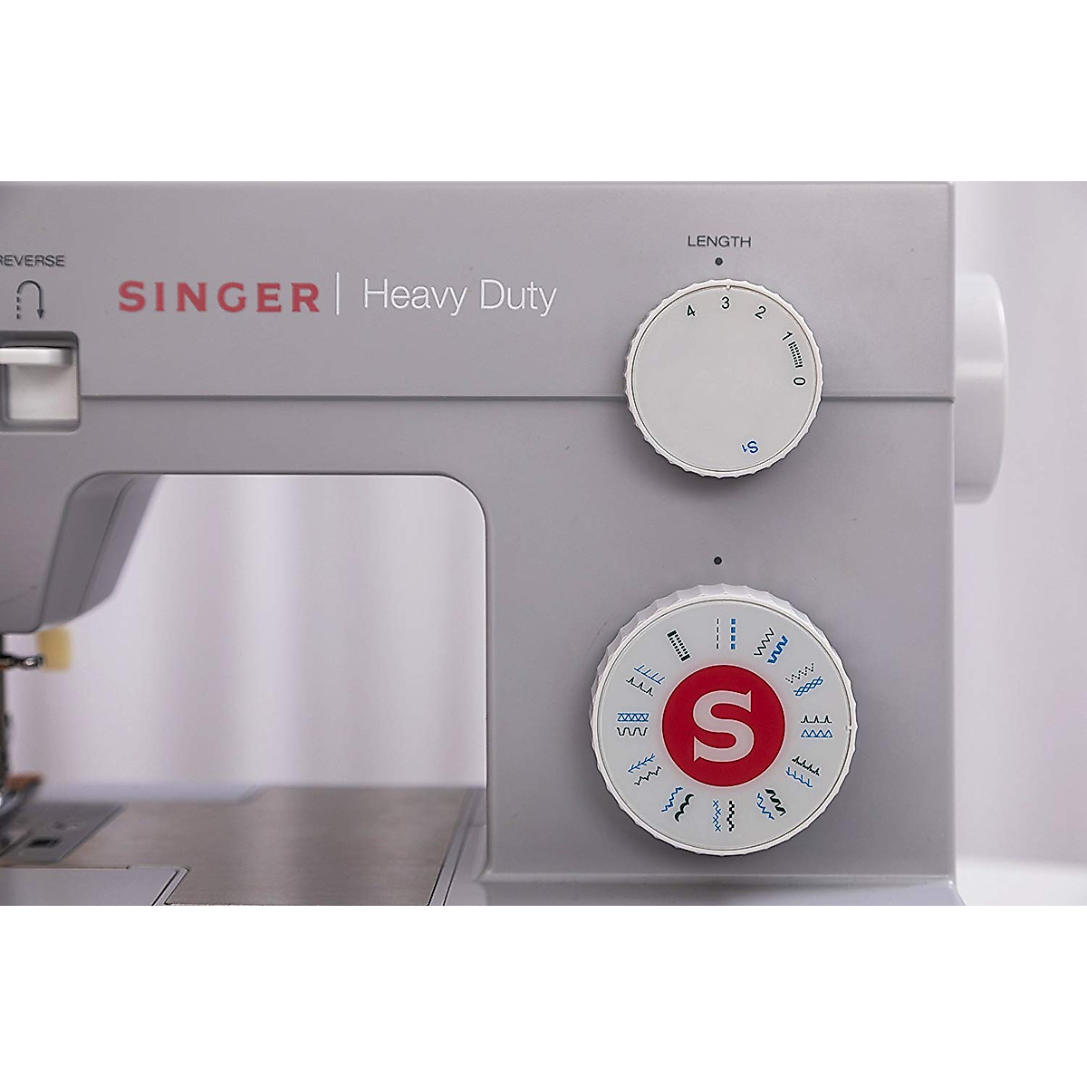 SINGER | Heavy Duty 4432 Sewing Machine with Durable and Fully-Padded Machine Carrying Case