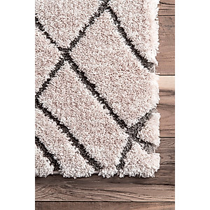 nuLOOM Nohemi Moroccan Shag Area Rug, 4' x 6', Light Beige