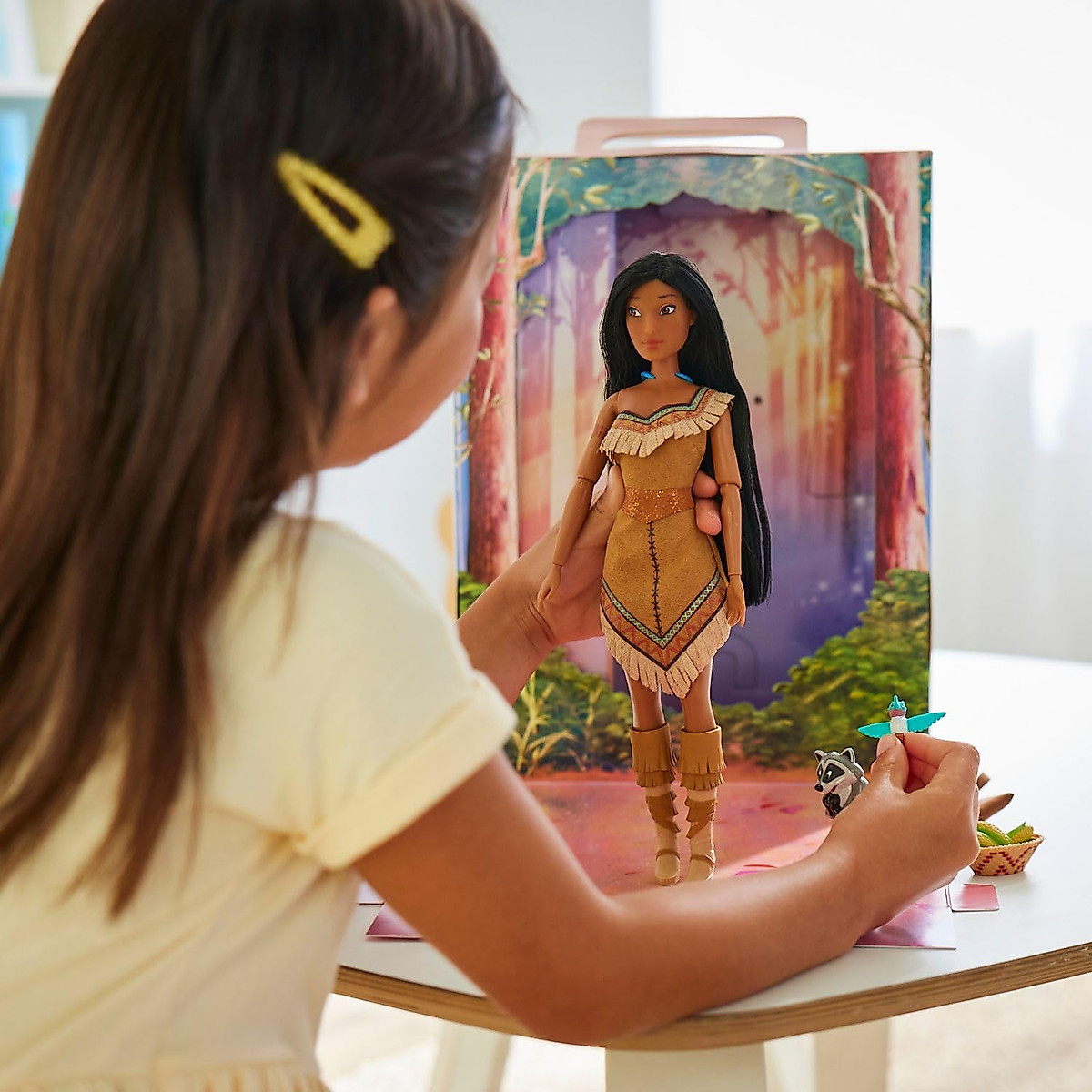 Disney Store Official Pocohontas Story Doll, Pocohontas, 11 inches, Fully Posable Toy in Glittering Outfit - Suitable for Ages 3+ Toy Figure, Gifts for Girls, New for 2023?
