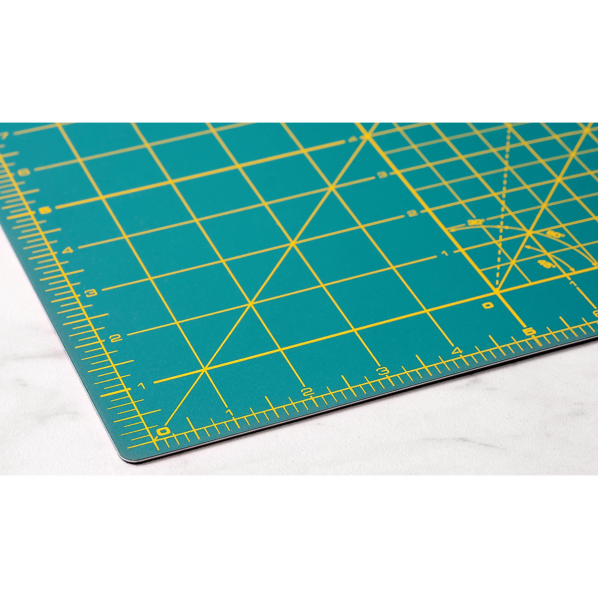 OLFA 18" x 24" Self Healing Rotary Cutting Mat (RM-SG) (Green) & 45mm Quick-Change Rotary Cutter (RTY-2/C) - Rotary Fabric Cutter w/Blade Cover (Aqua)