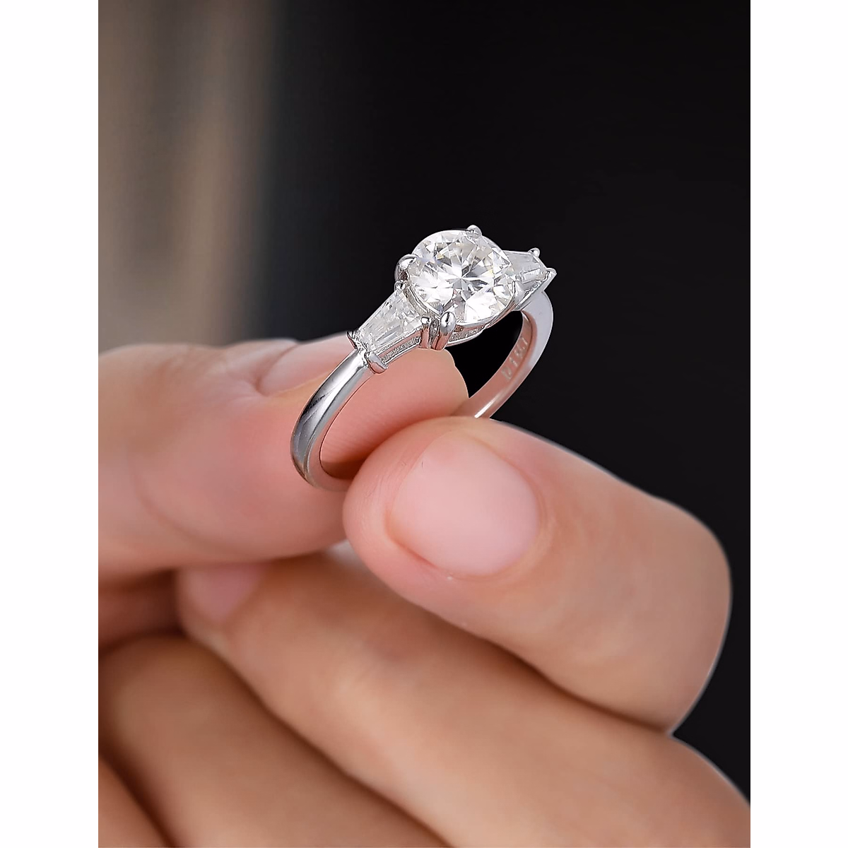 SILVERNANA 3 Stones Moissanite Promise Rings for Women Sterling Silver 1.2ct Round Trapezoid Cut Moissanite Engagement Wedding Ring Size 6
