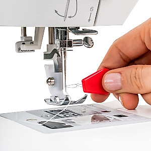 SINGER 00056 Plastic Needle Threaders, 3-Count