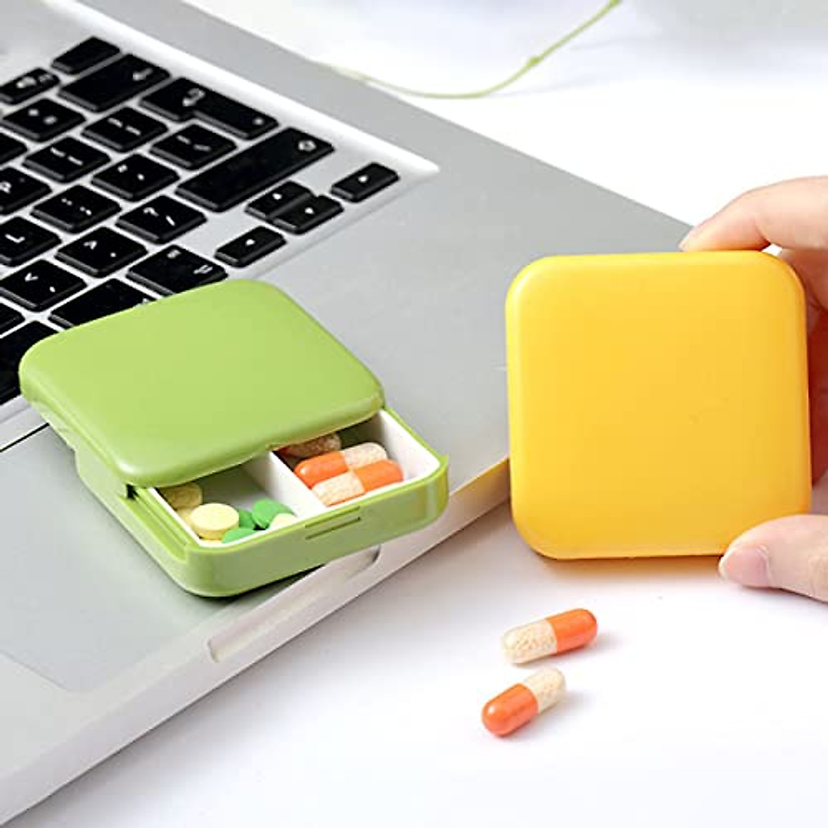curfair Storage Box Storage Container Convenient Pill Box 2 Grids Waterproof ABS Push-pull Style Storage Organizer Pill Box Moisture Proof for Outdoor Household Supplies-Green