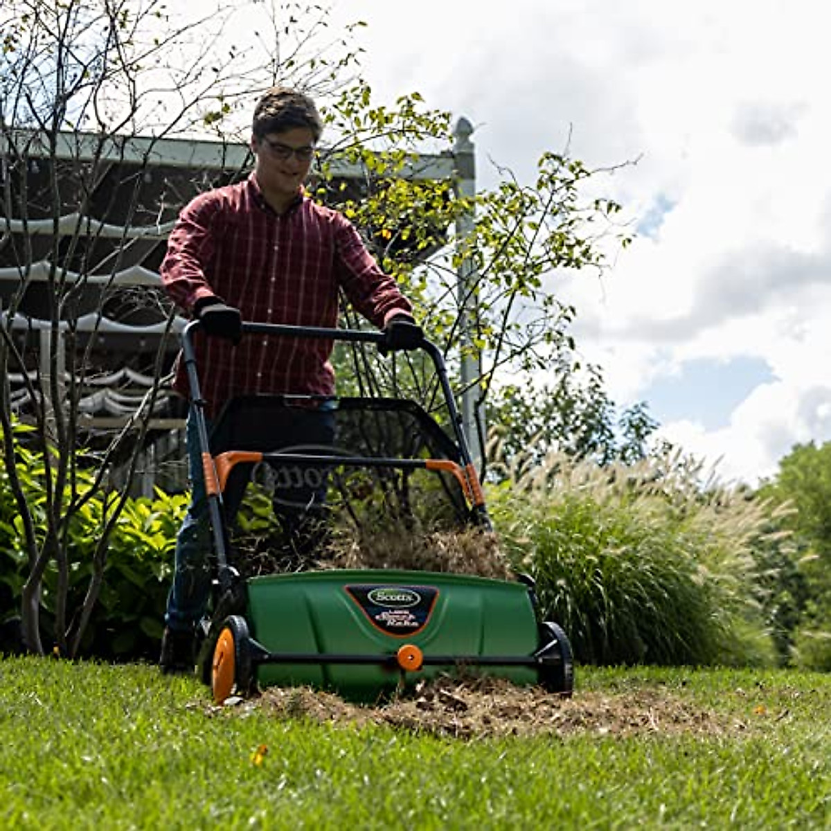 Scotts Outdoor Power Tools LSW70026S 26-Inch Push Lawn Sweeper, Black/Green