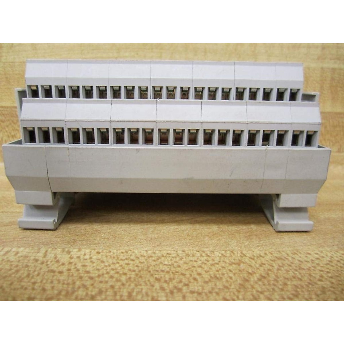 ALLEN BRADLEY 1492-IFM20F-F24-2 24 VAC/DC BLOWN FUSE INDICATORS, EXTRA TERMINALS FOR OUTPUTS, DIGITAL INTERFACEMODULE, FUSIBLE DIGITAL IFM, PLC DIGITAL INTERFACE MODULE, 20 TERMINAL POINT, 5 X 20 MM F