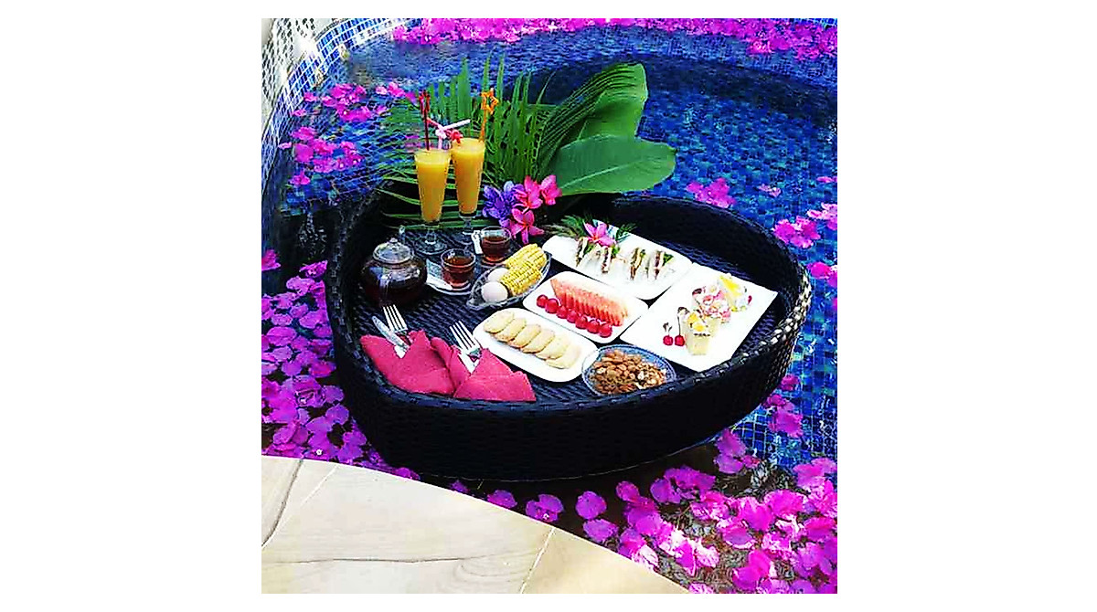 Heart-Shaped Floating Pool Tray for Drinks & Snacks