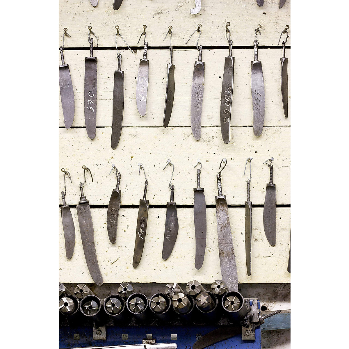 HELLE Knives - Speider Pike (Girl) - Fixed Blades - Stick Tang - Beginner, Scout, Learning - 12C27 Stainless Steel - Leather Sheath - Made in Norway