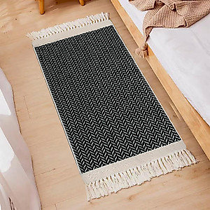 HOYIJA Black Boho Bathroom Rugs Small 2' X 3' Kitchen Rug with Tassels, Reversible Woven Cotton Soft Machine Washable Throw Rug, Farmhouse Non-Shedding Low Pile Carpet for Indoor/Entry/Sink