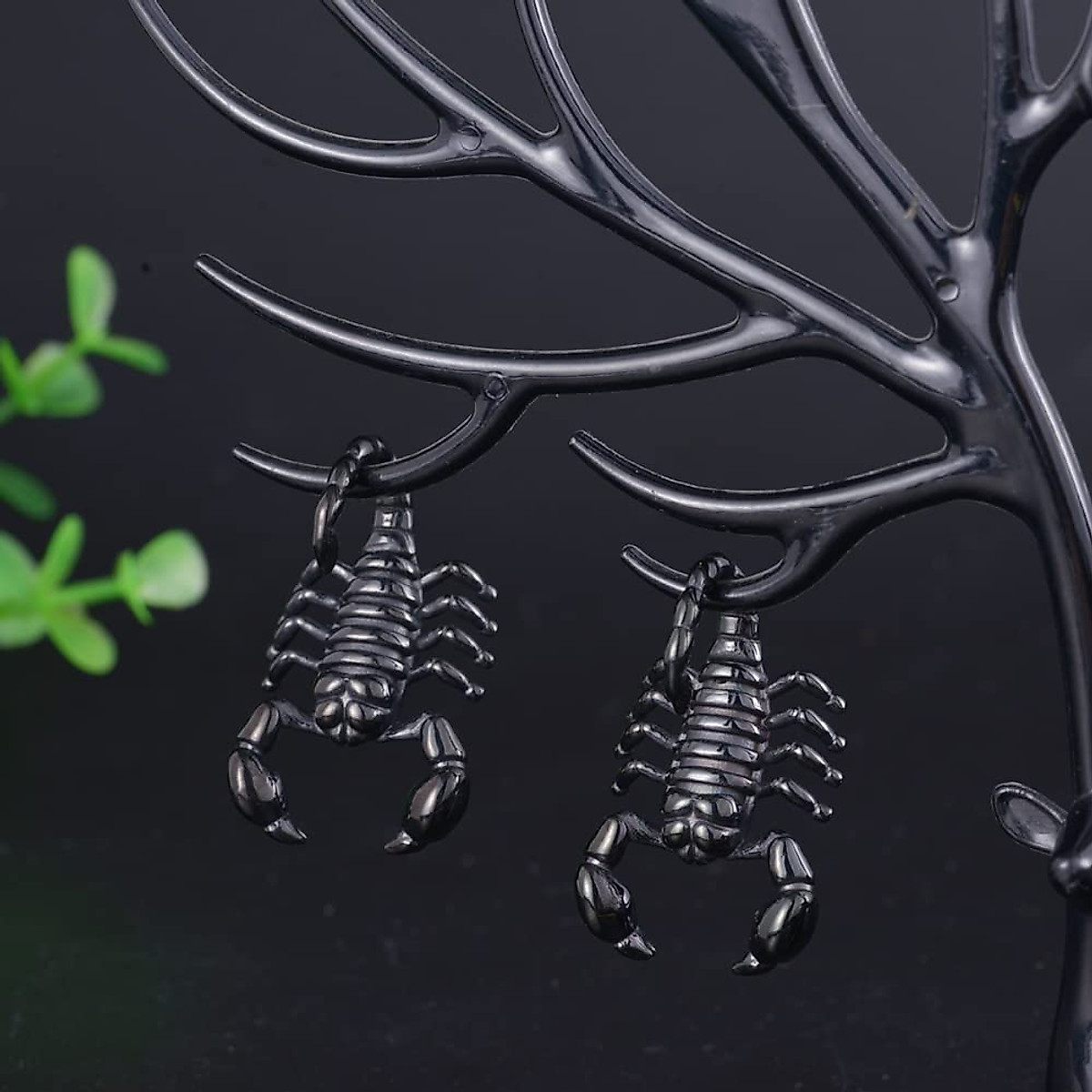 ERKUOO Ear Hangers Weights For Stretching Scorpion-Shaped Ears Gauges Stainless Steel Ear Expander Ear Plugs Tunnels Body Piercing Jewelry 8g(3mm)