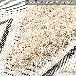 LEEVAN Boho Runner Rug 2.3'x5.3 Tufted Geometric Farmhouse Hallway Rugs with Tassels Washable Woven Tribal Diamond Throw Accent Rug Doormat for Kitchen Sink/Living Room/Bedroom