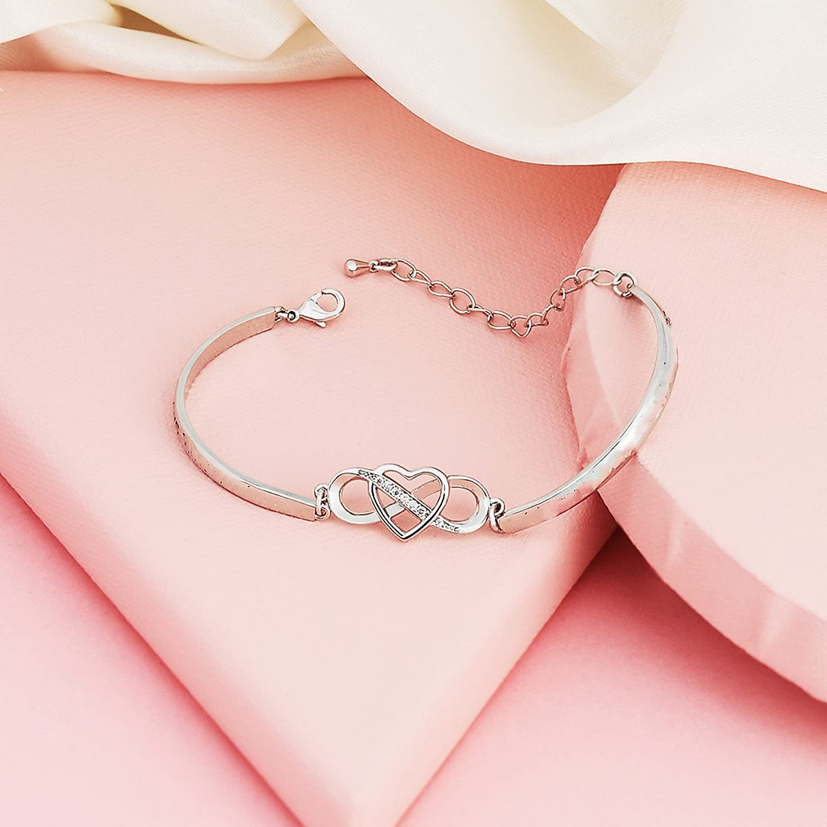 beemean Daughter Infinity Bracelet Infinity Love Heart Bracelet for Daughter-in-Law Bracelet with Inspirational Message Card Adjustable Length Bangle Bracelets(daughter)