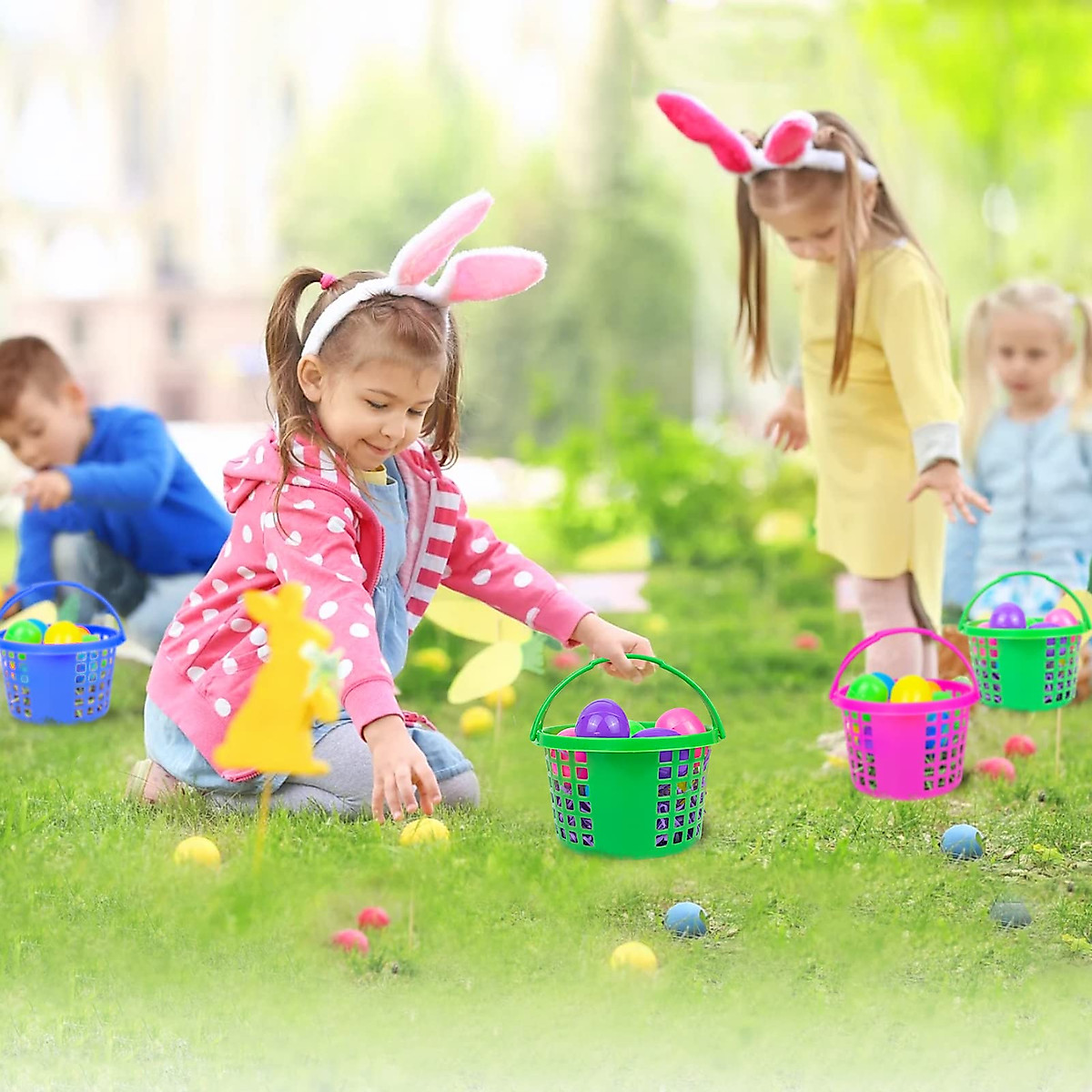 Evoio Easter Baskets, 24 Pack Plastic Easter Baskets Bulk for Egg Hunts Set, Easter Bucket Bags with 120g Easter Grass for Toddler Classroom Collecting Easter Eggs Party Favor