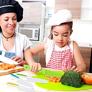 Zhehao 7 Pieces Kitchen Wooden Knife for Kids Include Wood Kids Knife Plastic Potato Slicers Cooking Knives Serrated Edges Toddler Knife Kids Plastic Knife Resistant Gloves for Children (Crocodile)